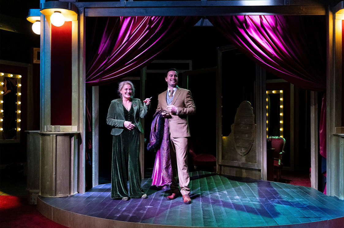 Csodálatos vagy, Júlia! - Móricz Zsigmond Színház